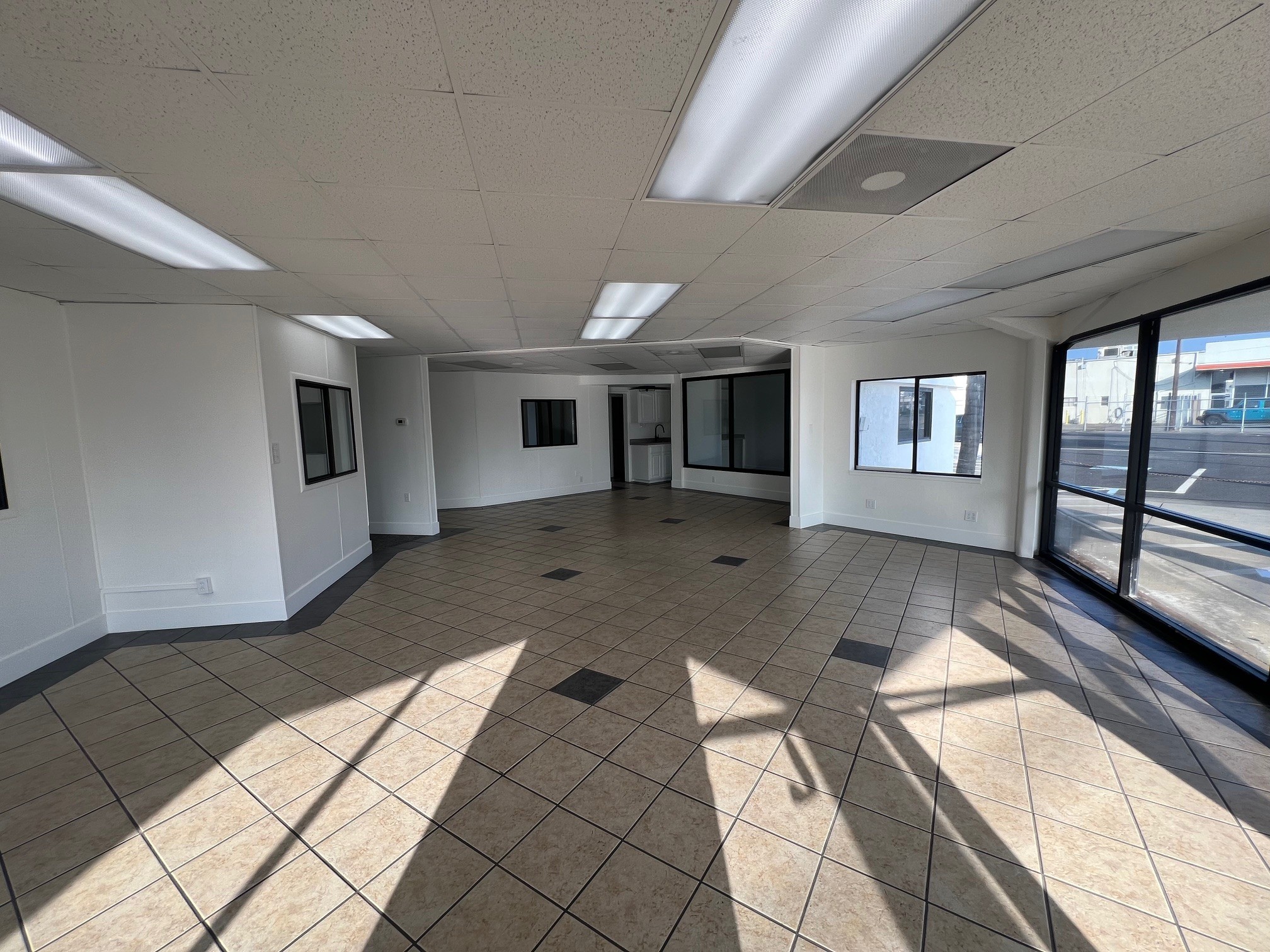 1446 E. Mineral King Ave. Visalia CA 93292 FOR SALE