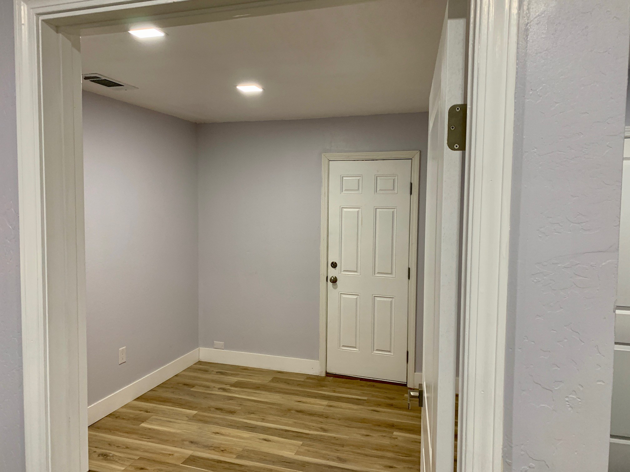 1274 N Irwin Street Hanford CA 93230 FOR LEASE